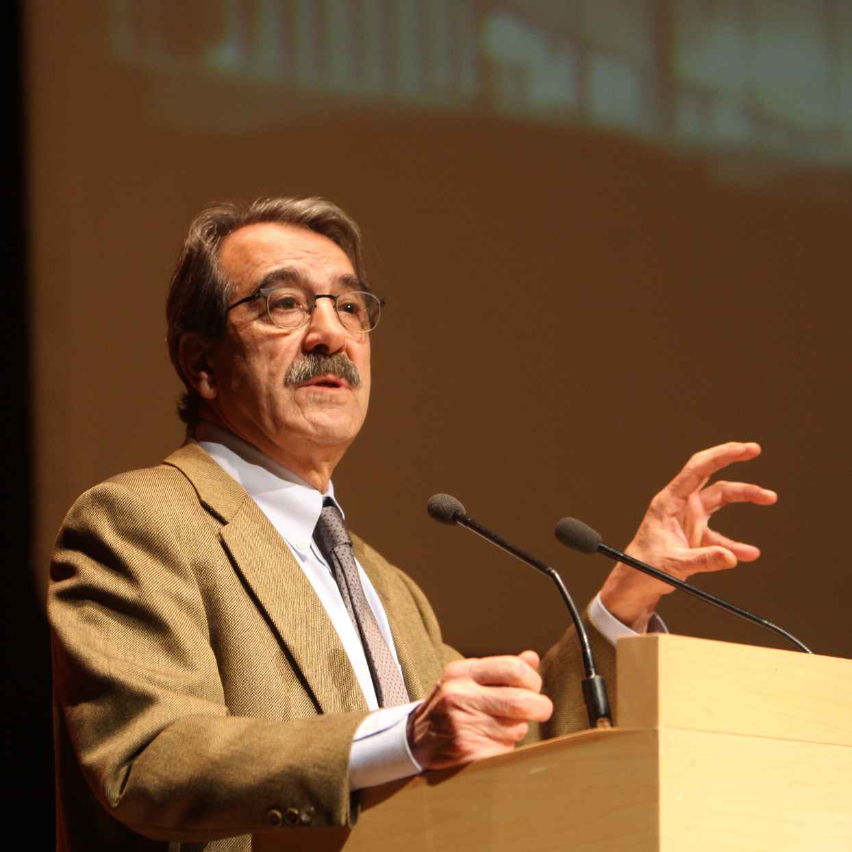 Entrevista con Emilio Ontiveros